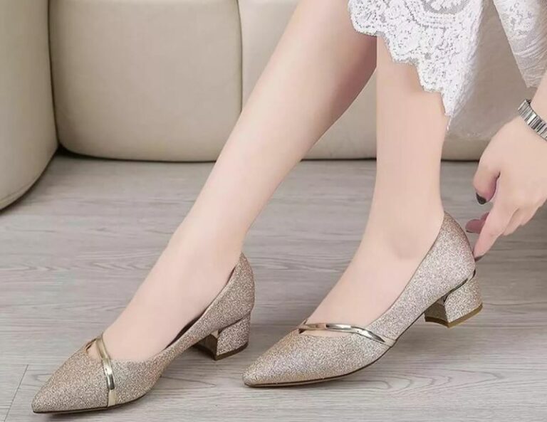 Lebih Baik Pakai Sepatu atau Sandal Saat Kondangan? Perhatikan Hal Ini ...